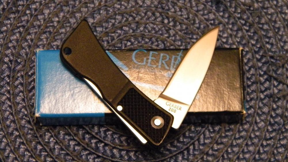 Gerber Portland OR USA Black Micro LST Model 200 Lockback Knife in Box