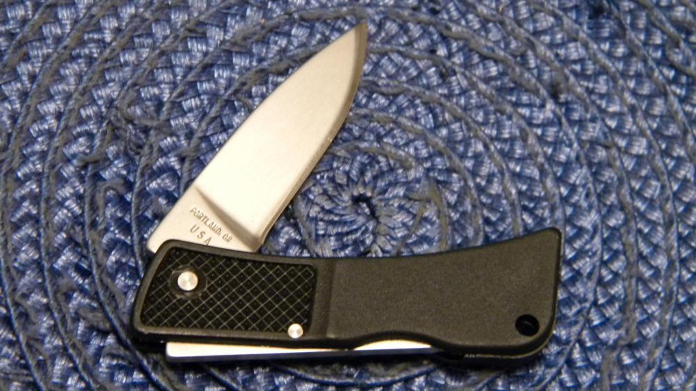 Gerber Portland OR USA Black Micro LST Model 200 Lockback Knife in Box