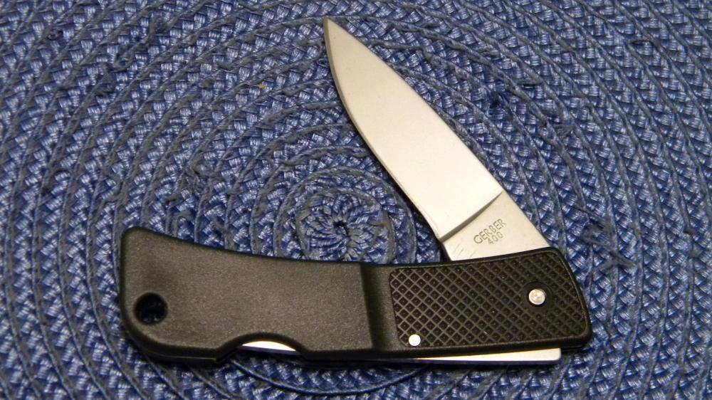 Gerber Portland OR USA Black Micro LST Model 400 Lockback Knife in Box