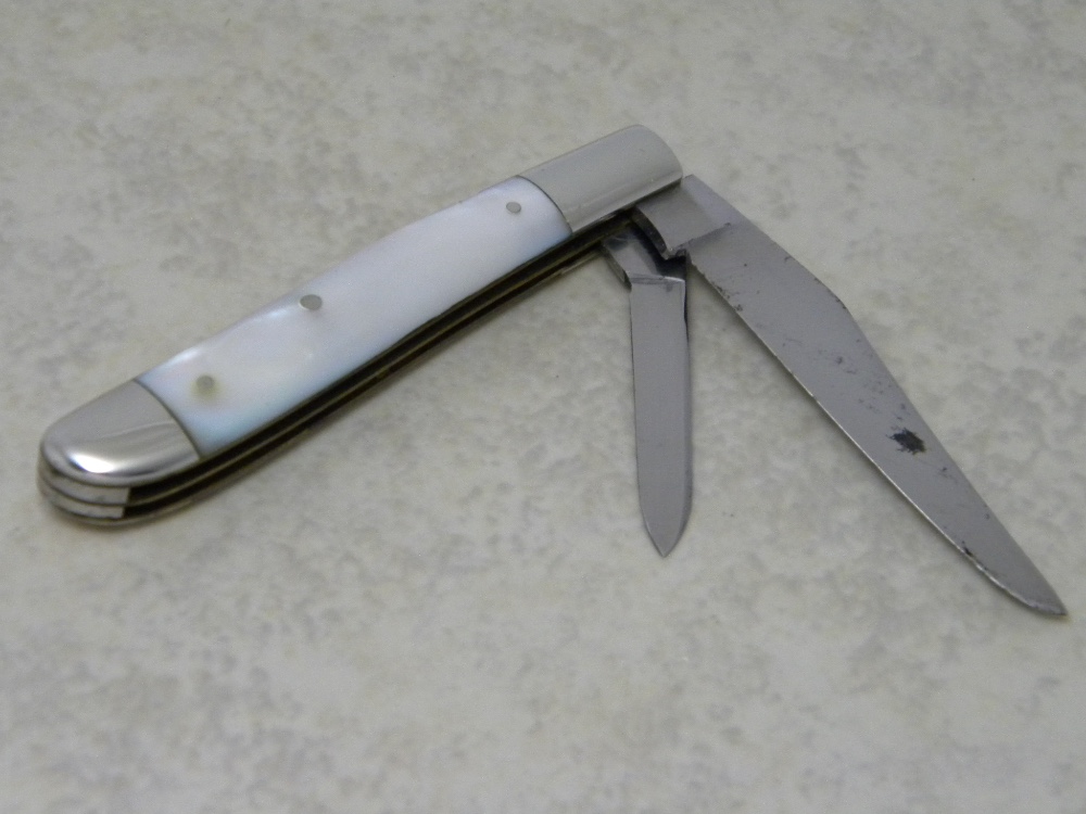 Robeson Shuredge Rochester Robeson Cutlery USA Pearl Peanut Knife