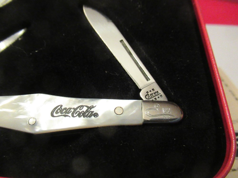 Case XX Christmas Coca- Cola Tin , Pearl Tuxedo Pattern # 82156 SS