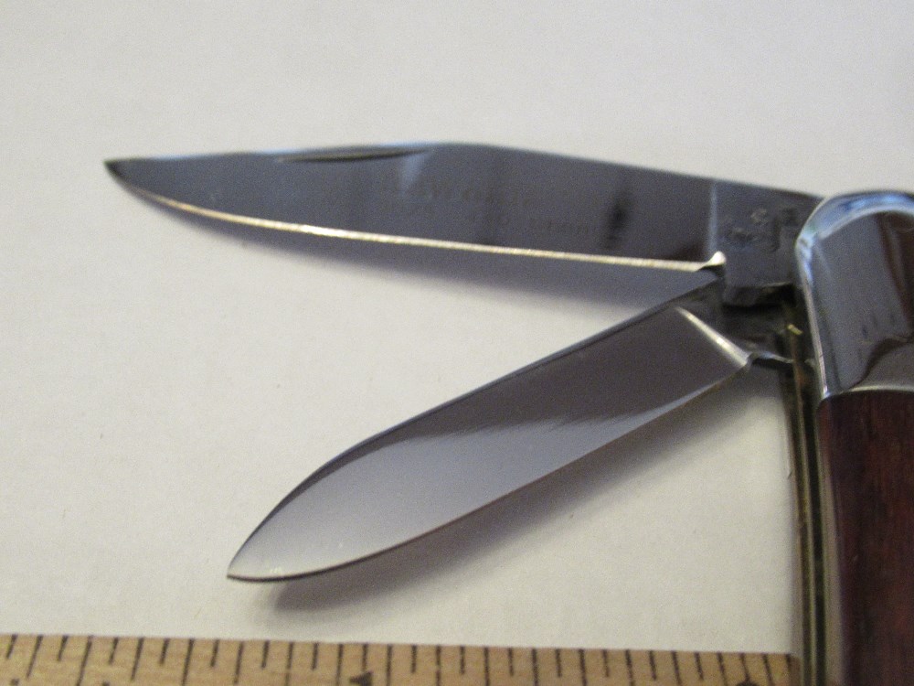 Queen Rawhide Series Wood Barlow Model 8075