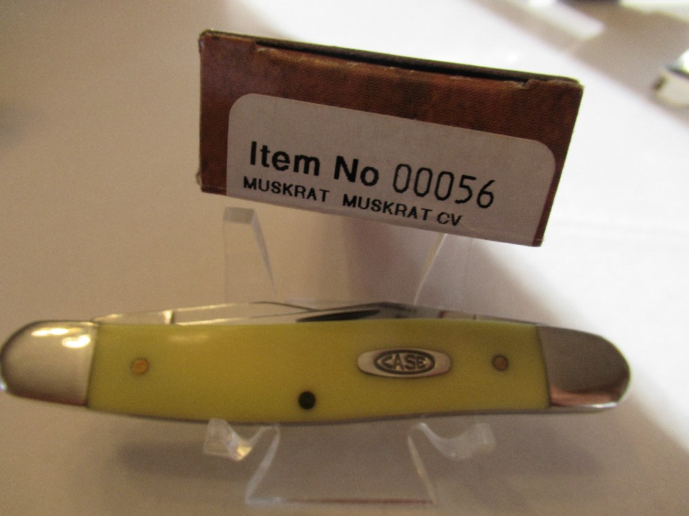 Case XX 2001 Yellow Delrin Muskrat CV
