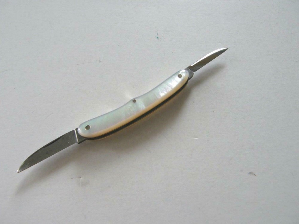 Rare Vintage Holley Lakeville Conn Knife-----Shown in Book