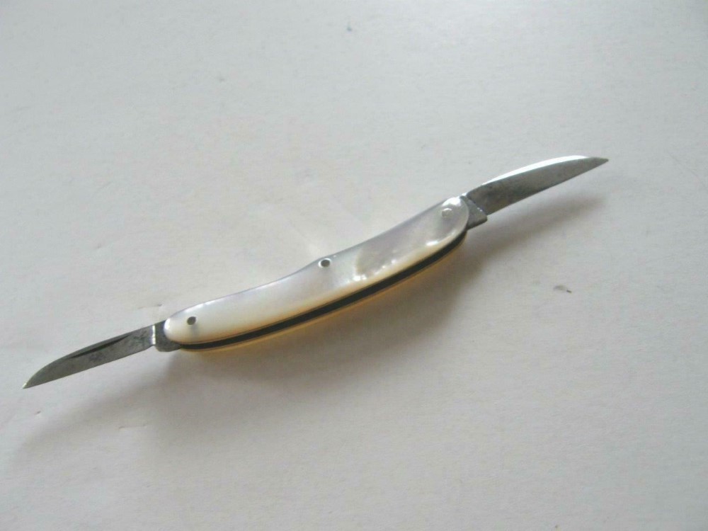 Rare Vintage Holley Lakeville Conn Knife-----Shown in Book