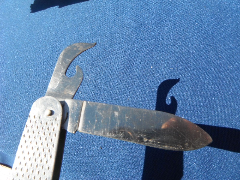 1986 U.S. Military Folding Pocket Knife. U.S. G.I. Issue Pocket Knife