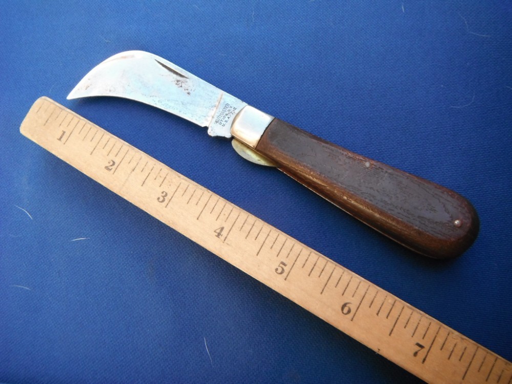 Vintage Kutmaster T-2 Utica NY. Folding Pocket Knife