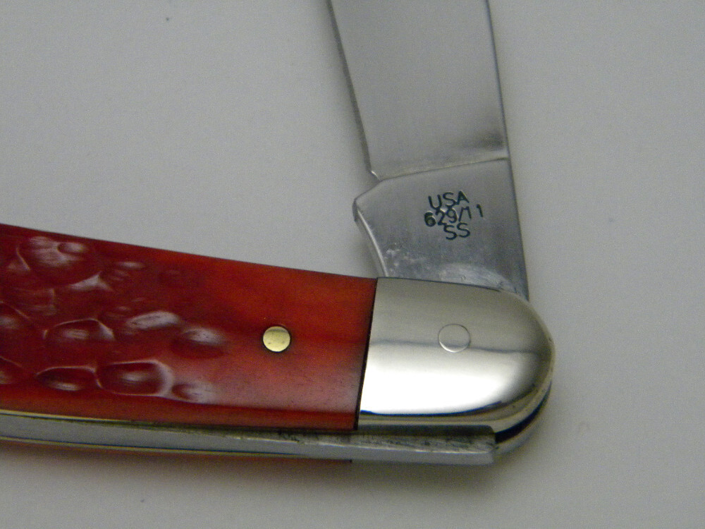 Case XX USA 7 Dot 629/11 Red Bone Muskrat Knife in Box