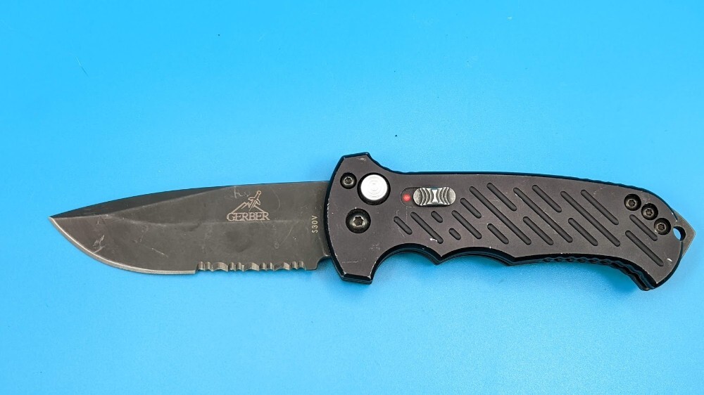 Gerber 06 Auto, Drop Point, Partially Serrated Corrosion Resistant S30v ...