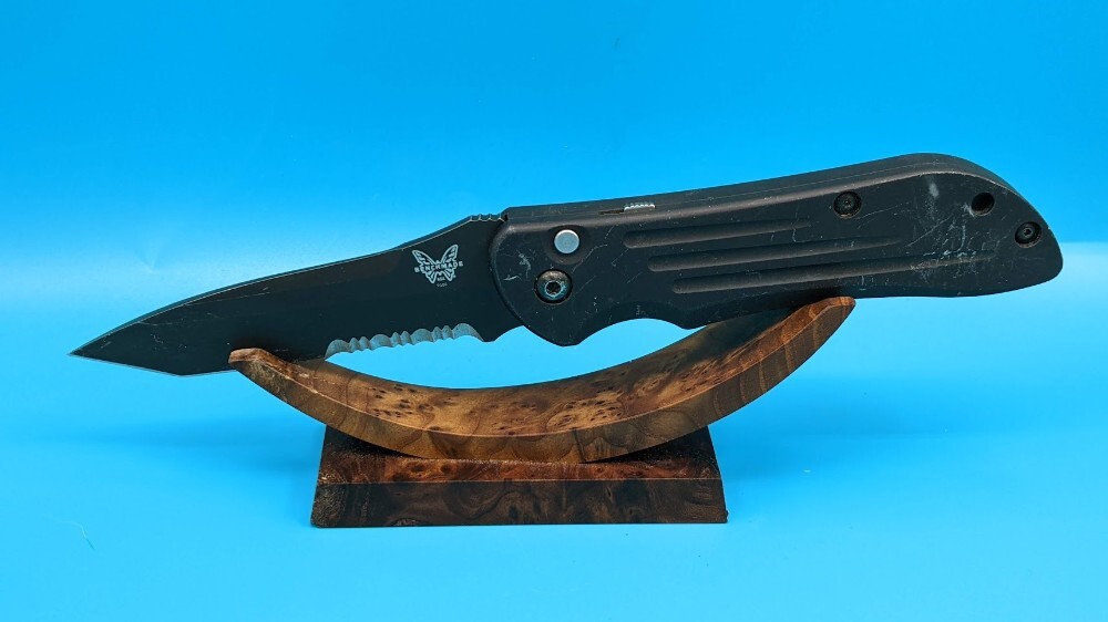 Benchmade 9100 AUTO Stryker with Safety 3.7" Combo Edge Satin Tanto Blade