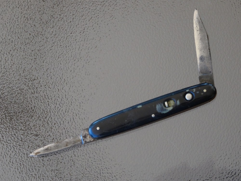 Schrade Switchblade Knife, 2 blades