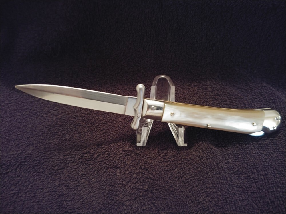 ITALIAN MEDICI STYLE SWING GUARD STILETTO, GORGEOUS HORN