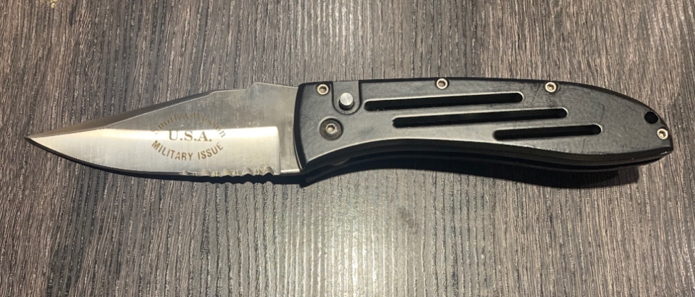Smith & Wesson Military Issue AUTO 4" Combo Edge Blade, Aluminum Handle ...