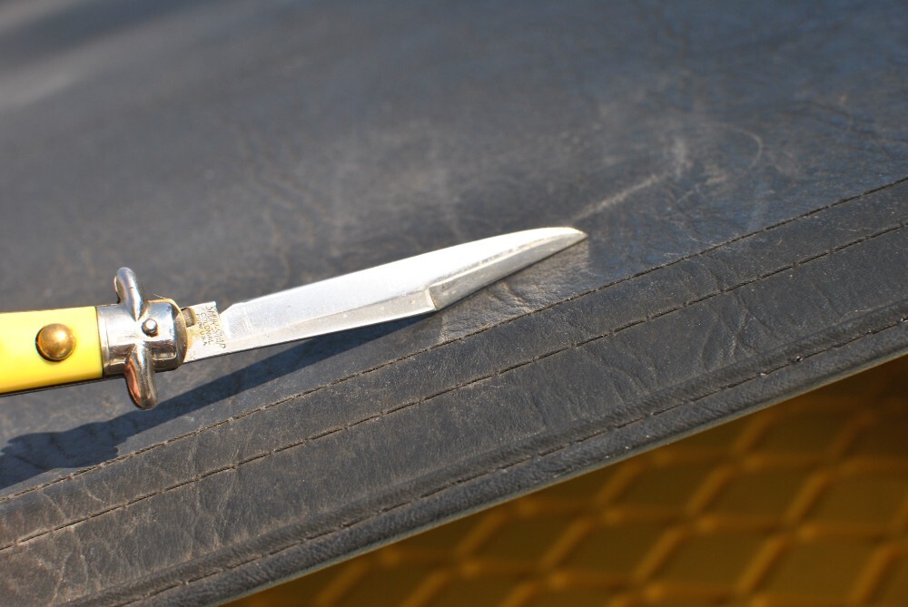 Shur-Snap Colonial Prov. USA Fish Tail Yellow Celluloid Guard 4" Closed ...