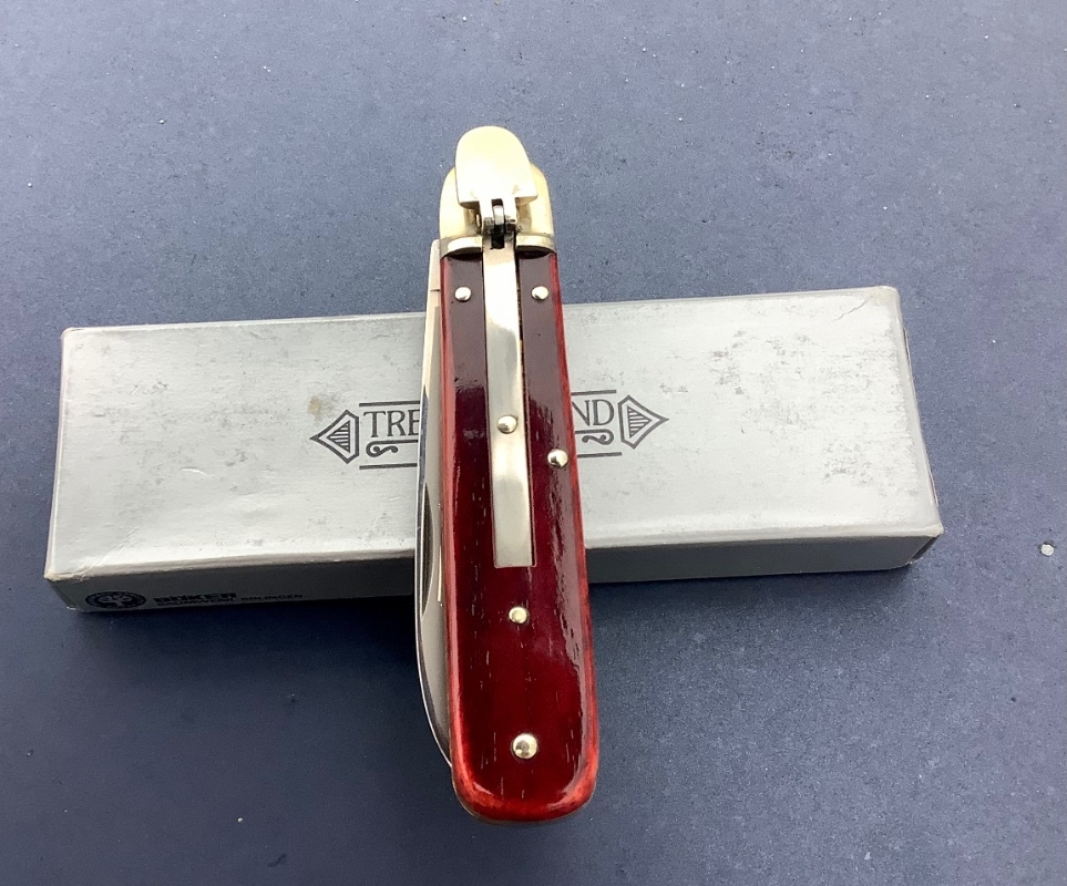 Vintage German Boker 712 Leverlock Knife Red Bone