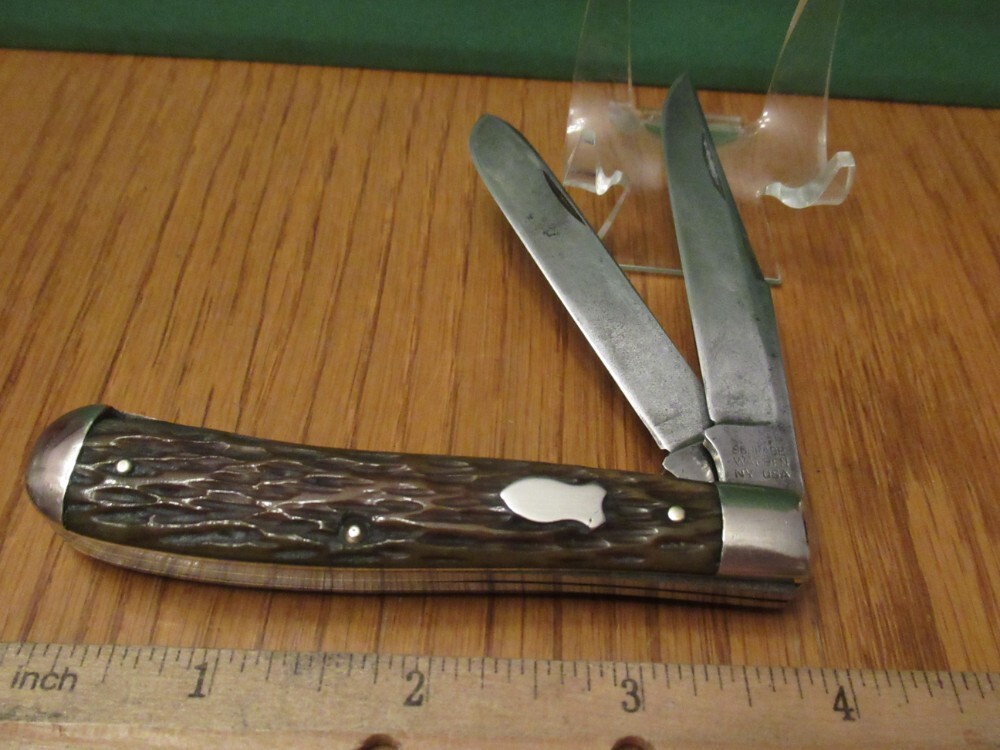 Schrade Walden New York Peach seed Jigged Bone Trapper Pattern # 293