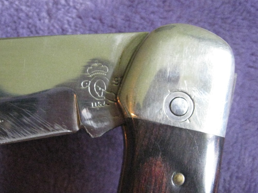 QUEEN 1 Blade Lock Back Push Button Folding Hunter
