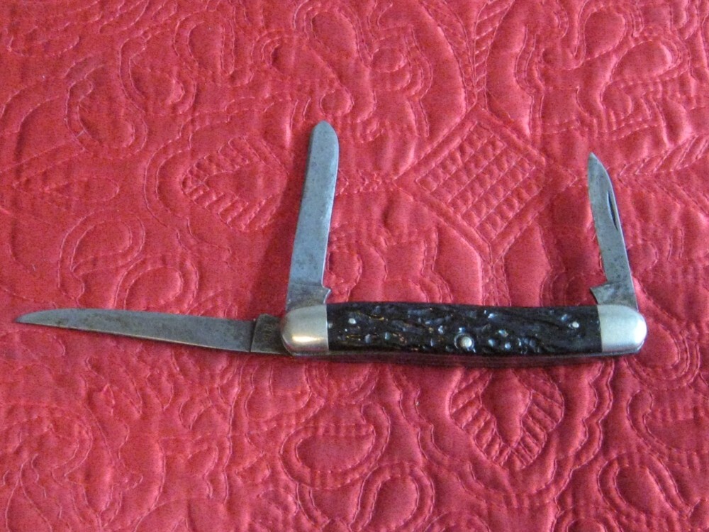 ROBESON 3 blade stock knife w/rough black scales pattern number633884