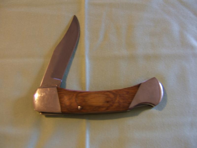 BEAR - MGC USA FOLDING HUNTER LOCKBACK WOODEN HANDLES