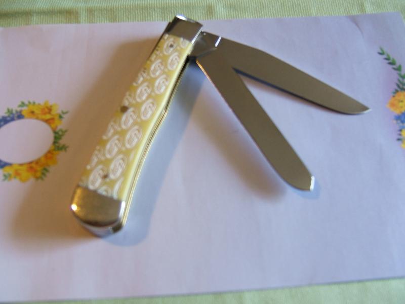 CASE "3254" YELLOW TRAPPER WITH CASE logo ENGRAVED ALL OVER HANDLES