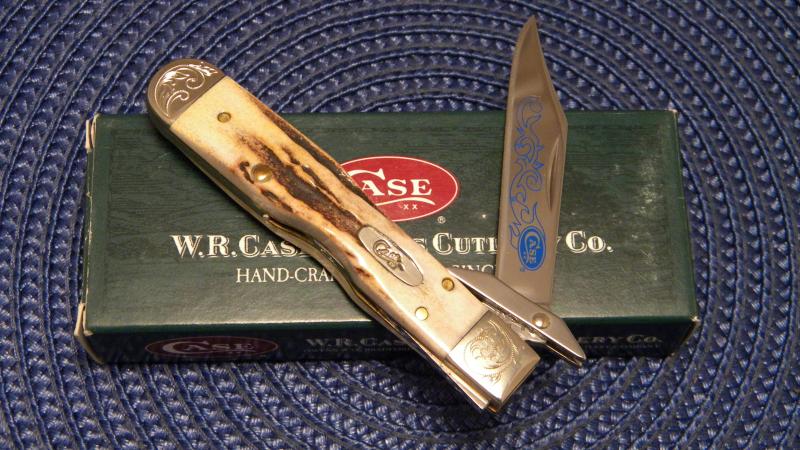 Case XX USA 2006 Stag 511 1/2 Blue Scroll Cheetah Cub Swing Guard ...