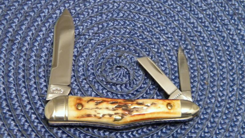 Robeson Mastercraft USA (by Queen Cut. Co.) Stag Whittler Knife