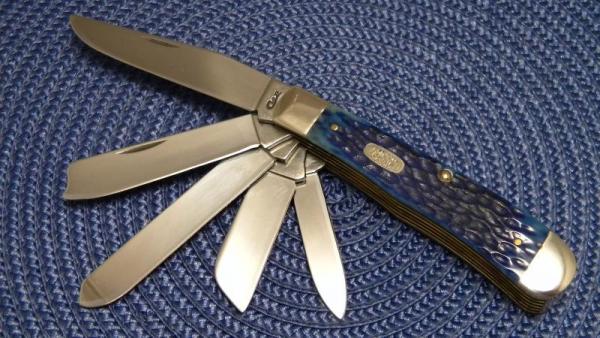Case XX USA 3 Dot (1997) Blue Bone 6554 SS Beast 5 Blade Trapper Knife