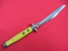 Colonial Shur-Snap Fish Tail Prov. U.S.A. Switchblade Knife