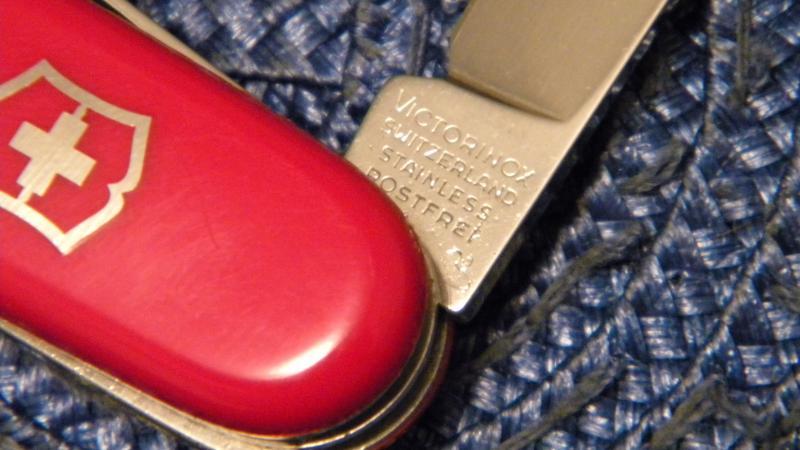 Victorinox Switzerland Stainless Rostfrei Red Recruit Officier Suisse ...