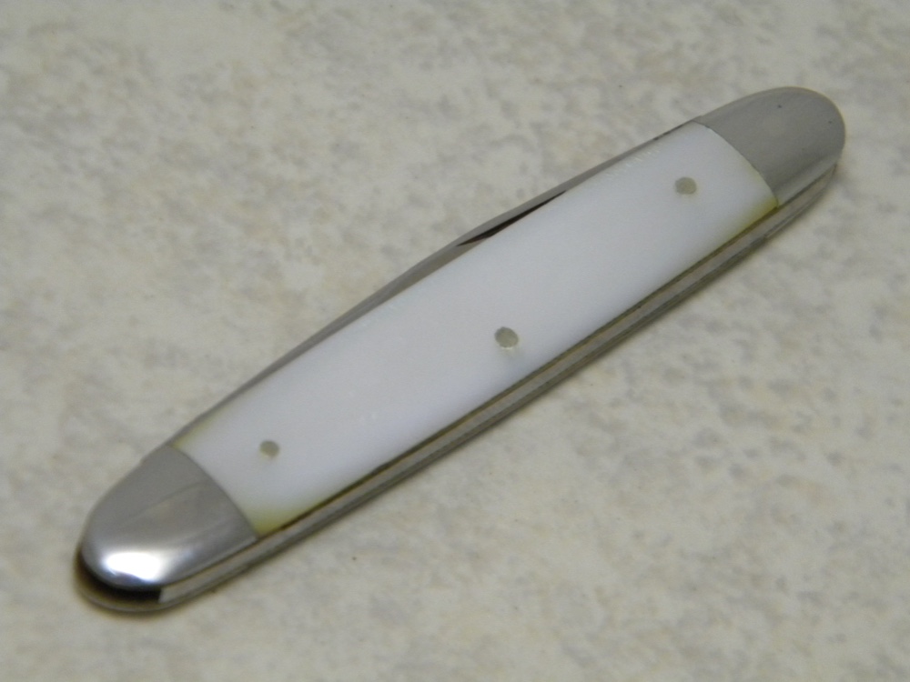 E Bruckmann Solingen Germany Pearl Small Equal End Pen Knife - C. 1891-1956
