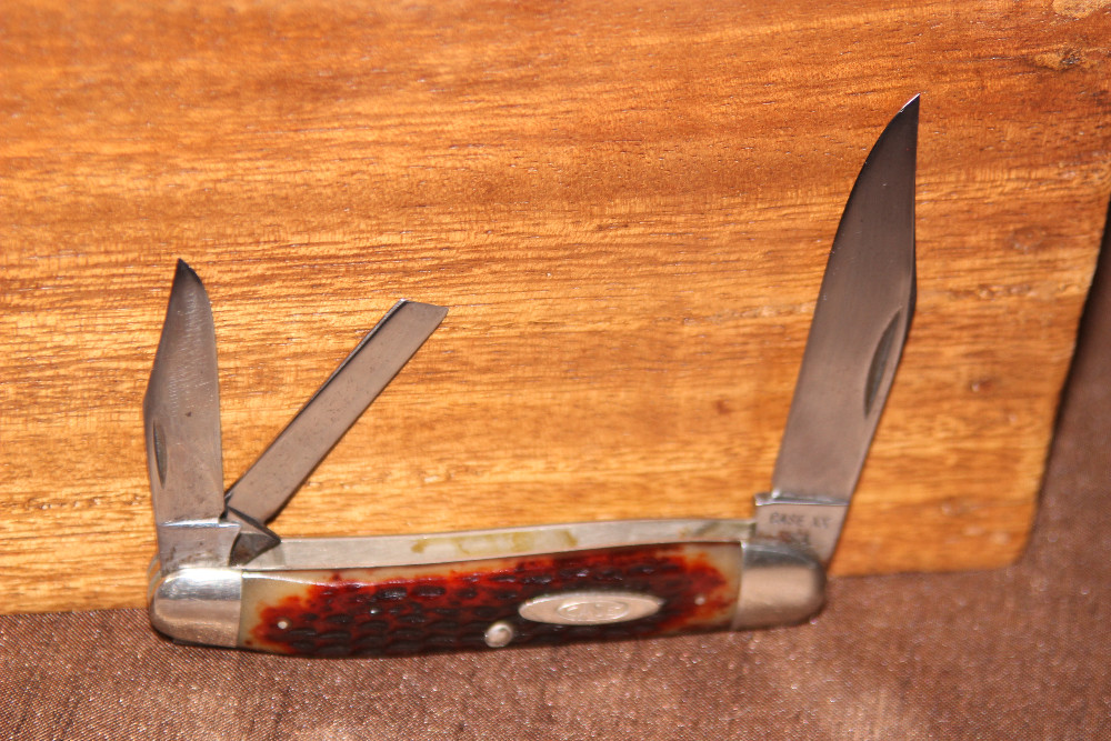 Vintage 1965-1969 Case XX 6380 Whittler Red bone knife (#175)