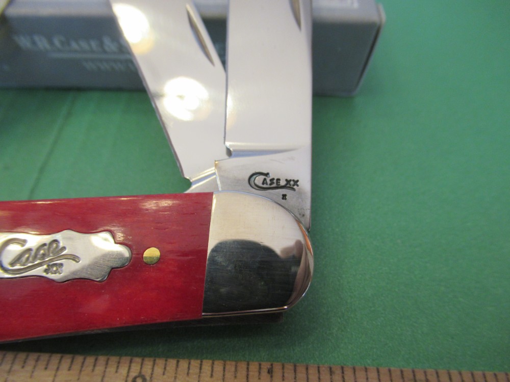 Case XX Smooth Red Bone Sowbelly Pattern # TB6339 SS