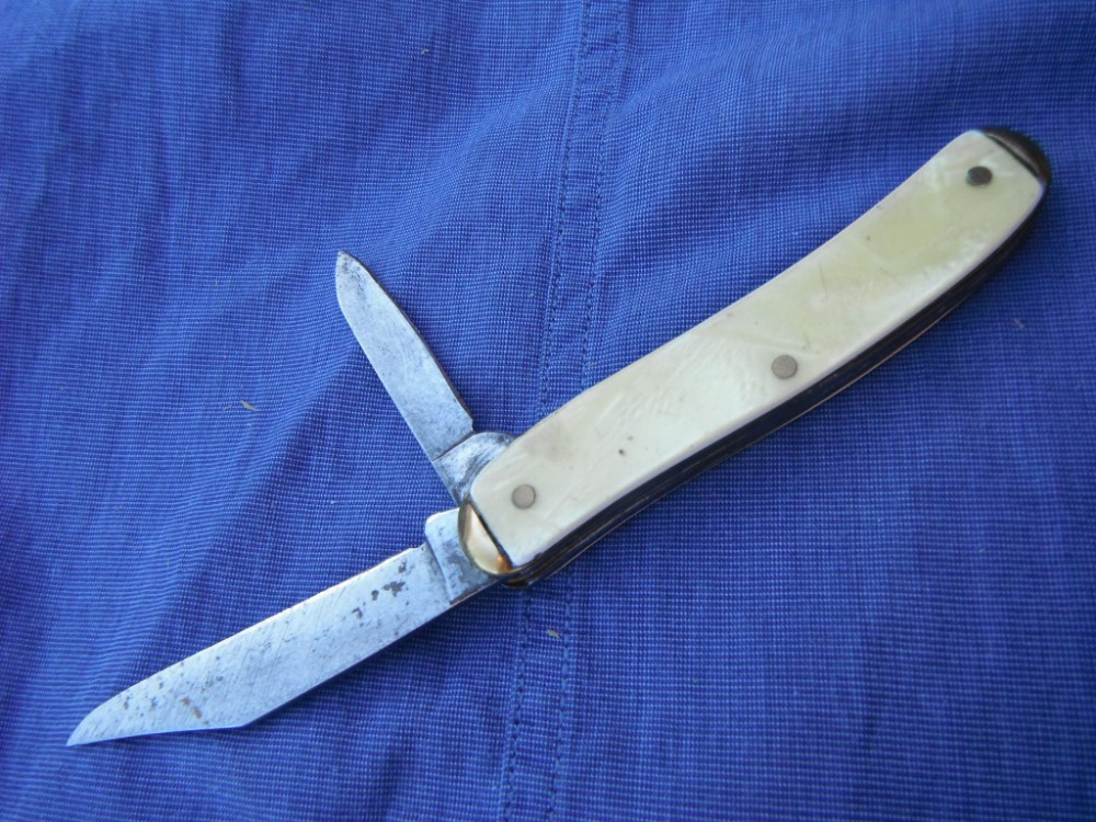 Vintage Colonial Prov U.S.A. Folding 2 blade Pocket Knife