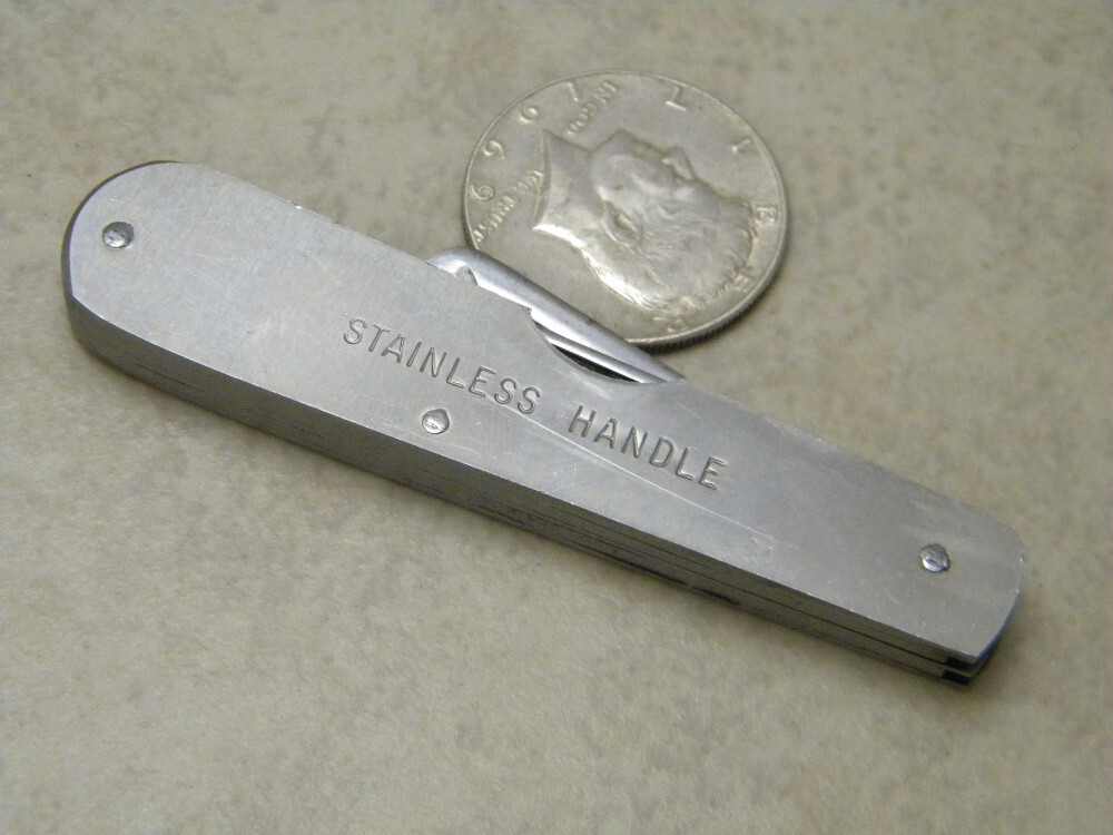 John Primble Belknap, Inc. Metal Rooster Nutter Knife