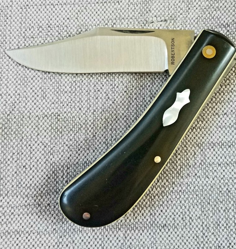 Tim Robertson Shadow Trapper..4" closed..Cpm154..Black Linen micarta ...