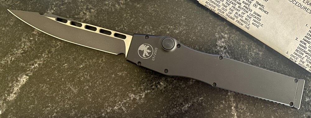 Microtech Halo 2, Tactical Model, Plain Edge Two Tone Blade, Unused