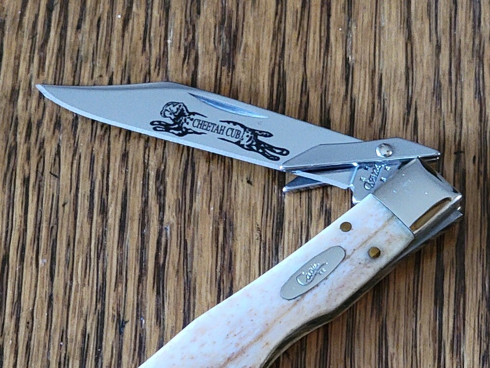 Case XX EX11-1/2 L SS 2006 Exotic Smooth Giraffe Bone Cheetah Cub Knife 1 of 250