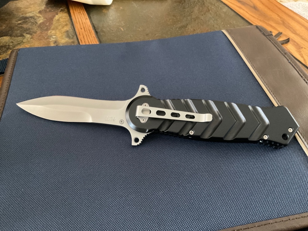 BOKER -2200 ESCRIMA FOLDING DAGGER, LINER LOCK, 4'' PLAIN BLADE.