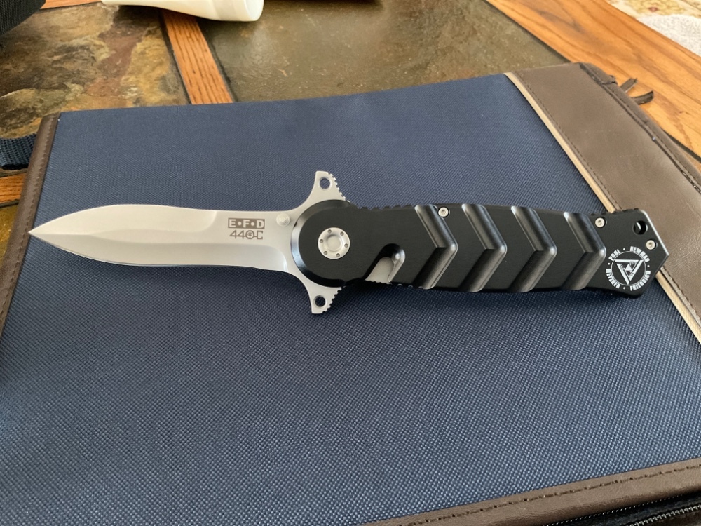 BOKER -2200 ESCRIMA FOLDING DAGGER, LINER LOCK, 4'' PLAIN BLADE.