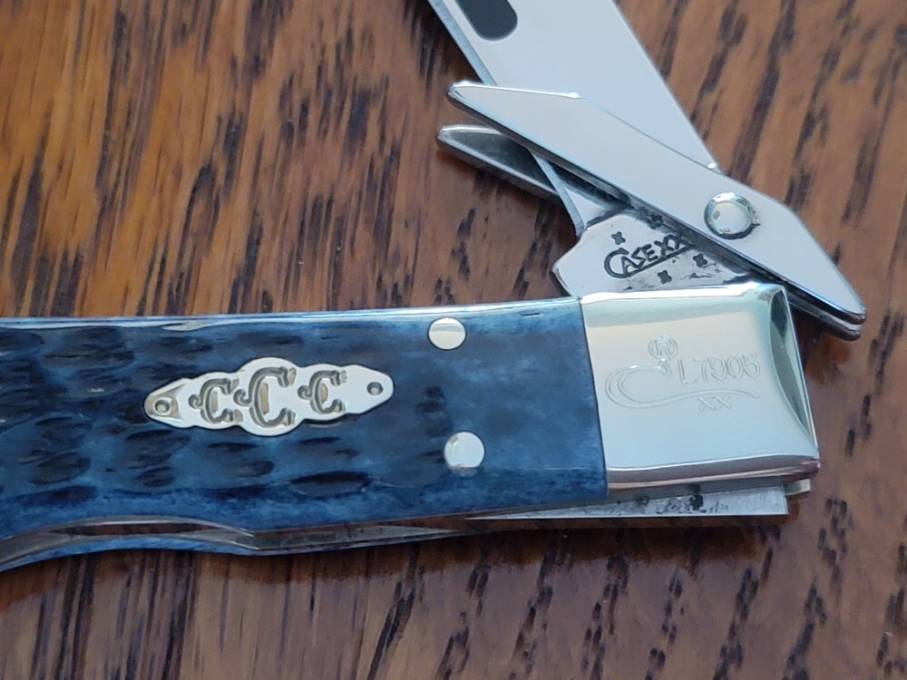 Case XX 2005 Cheetah Cub Mediterran Blue Bone Life Member CCC Annual Knife