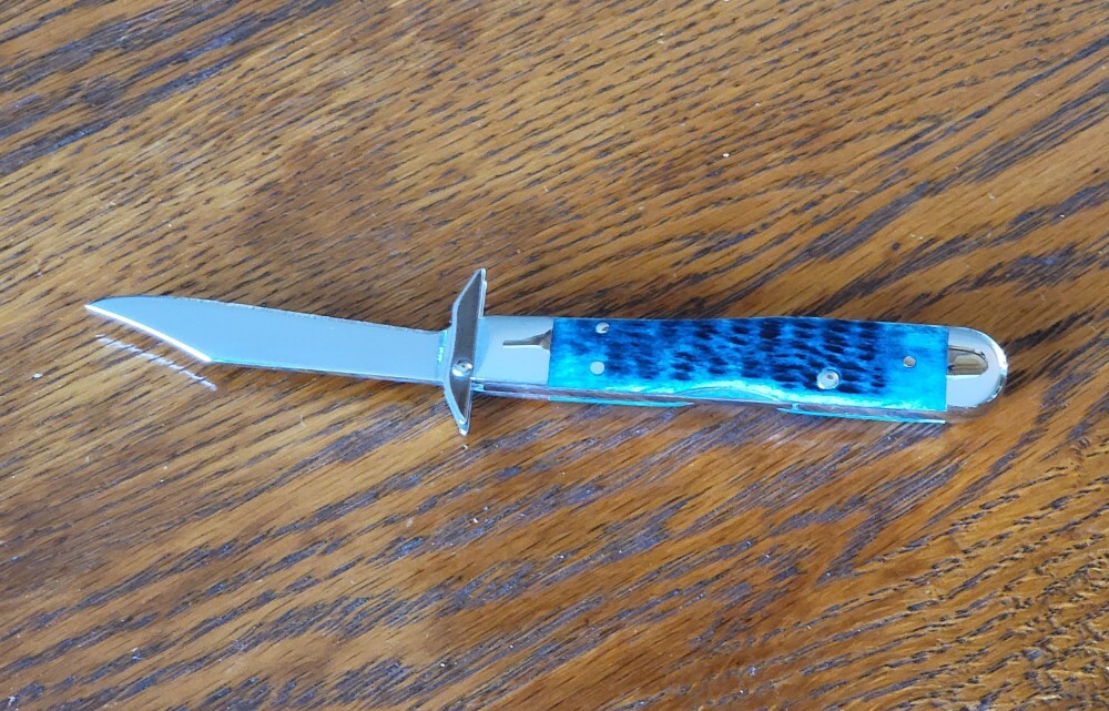 Case XX 2005 Cheetah Cub Mediterran Blue Bone Life Member CCC Annual Knife