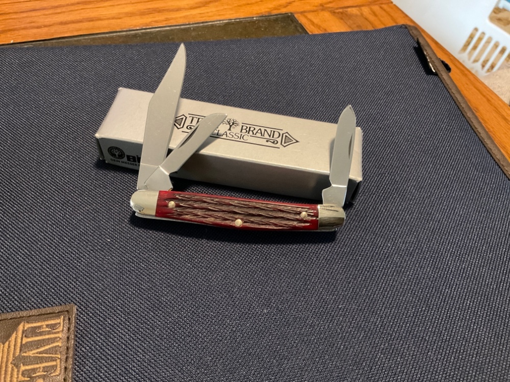 BOKER 7588 STOCKMAN. JIGGED RED BONE.