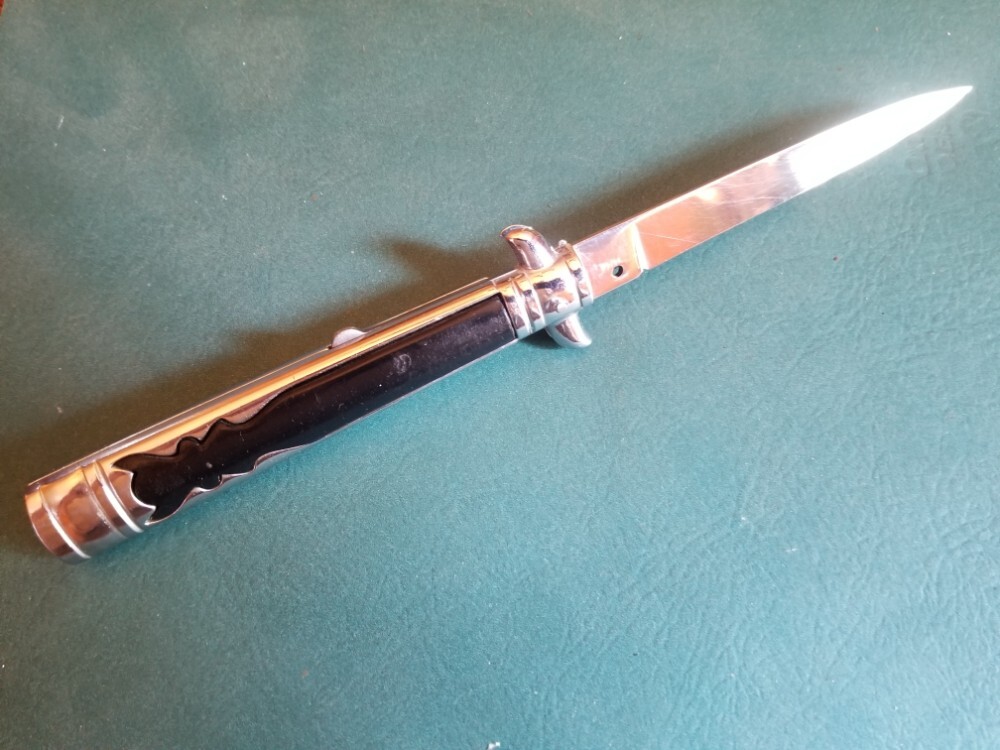 Spanish Hellraiser Switchblade Knife