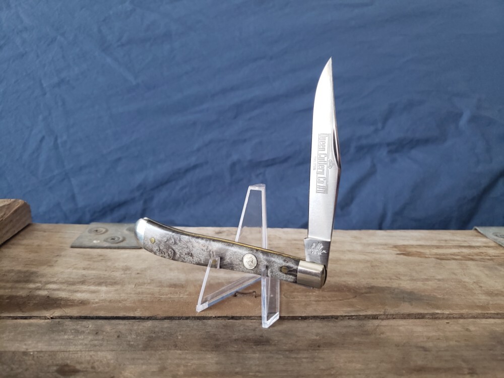 Queen #11 BirdsEye Maple (BEM) SlimLine Trapper