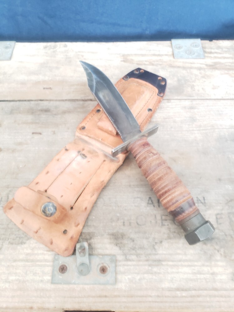 1975 Camillus Jet Pilot Survival Knife - mini "Kabar" style