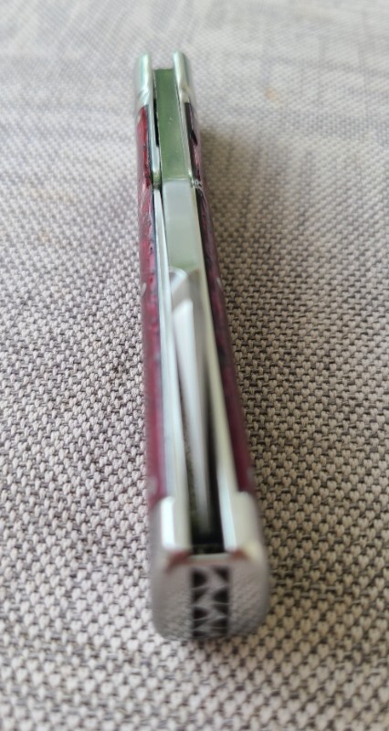 K'roo Custom Dyed Giraffe Bone Native..4" closed..Rwl34...coa and slip