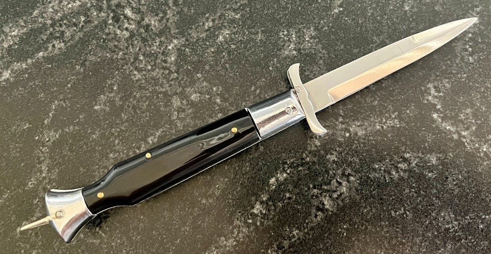 Rare Rizzuto Estileto Milano Wasp Body Mustache Swing Guard Switchblade ...