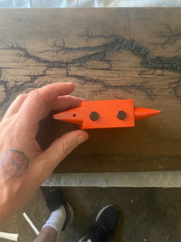 Case xx display anvil with magnets