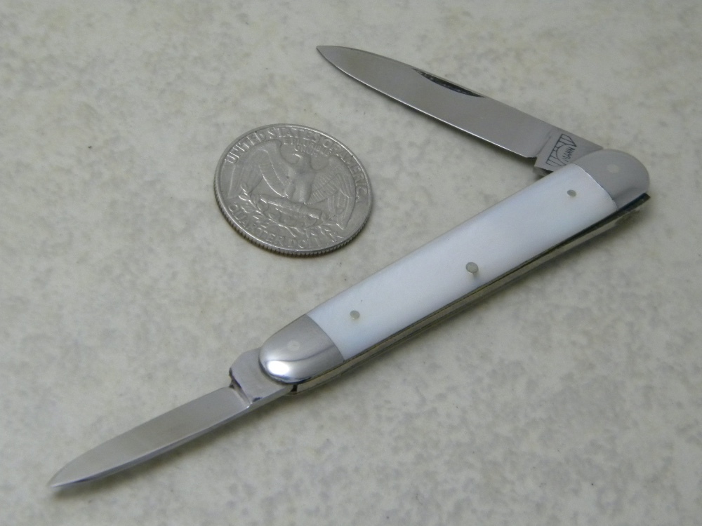 E Bruckmann Solingen Germany Pearl Small Equal End Pen Knife - C. 1891-1956