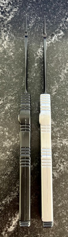 2 Microtech Halo 3 Clone Out The Front (OTF) Switchblade Knives, Unused